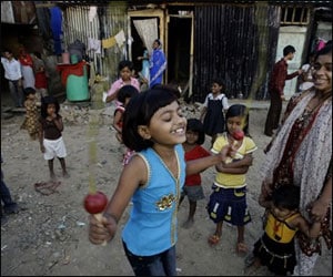 Piracy,controversy mar Slumdog’s India run | Entertainment-others News ...