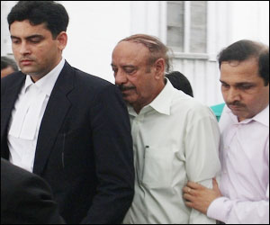 Uphaar tragedy: SC grants bail to Ansal bros | India News - The Indian ...