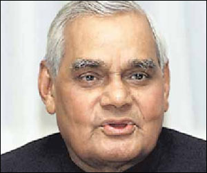 Vajpayee showing signs of improvement | India News - The Indian Express