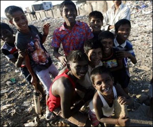 ‘Slumdog’ turns spotlight on Mumbai’s biggest slum | Entertainment ...