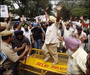 Enraged Sikh leaders protest against Tytler | India News - The Indian ...