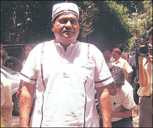 Abdul Karim Telgi sentenced to 7 yrs imprisonment | India News - The ...