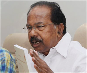 Moily rubbishes reports of his ouster,Cong quiet on the issue ...