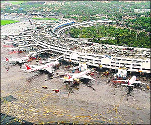 Flight scare revives cry for gear & staff | Mumbai News - The Indian ...