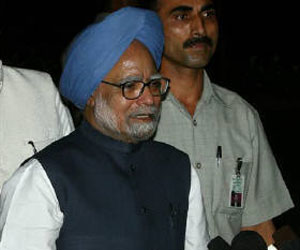 Focus on Gilani meet as PM leaves for Paris,NAM | India News - The ...