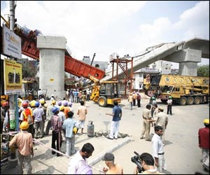 Delhi Metro Accident: News, Photos, Latest News Headlines about Delhi ...