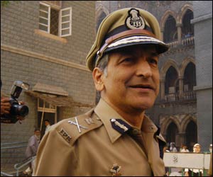 Senior cops did not respond to 26/11 situation: Hasan Gafoor | India ...