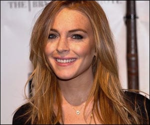 Lindsay Lohan goes topless for racy mag photoshoot | Entertainment ...