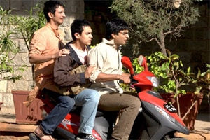 3 Idiots shatters all records | Entertainment-others News - The Indian ...
