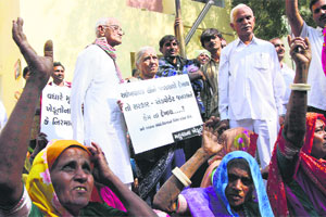 Nirma protest: BJP MLA,Gandhian activist detained | Ahmedabad News ...