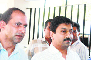 Rajesh Adani held for fraud,gets bail | Ahmedabad News - The Indian Express