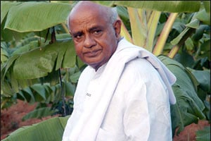 Gowda seeks PM s intervention against mining mafia | India News - The ...