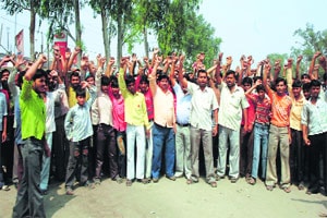 Worker goes missing after fight,mob attacks factory | Ludhiana News ...