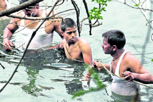 Slain boy s family refuses | Pune News - The Indian Express