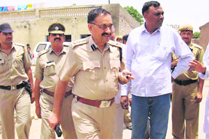 Hisar still tense,police patrolling intensified | Chandigarh News - The ...