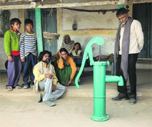 Peepli [Live premiere draws thousands in Melbourne | News Archive News ...