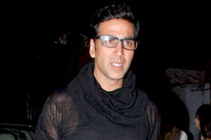 Akshay stung by a scorpion on Fear Factor | Entertainment-others News ...