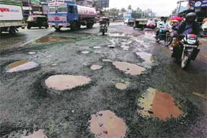 Legislators meet civic commissioner,list local issues | Mumbai News ...