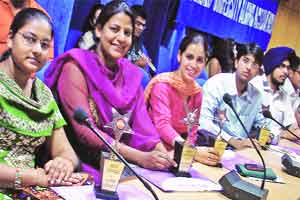 52 PU toppers get scholarships at alumni meet | Chandigarh News - The ...