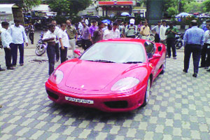 Sachin s Ferrari now buzz of Surat | Ahmedabad News - The Indian Express