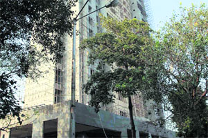 Adarsh is on state land,no security threat: Mumbai collector | India ...