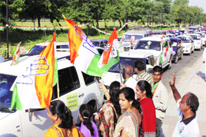 Cong rides to Ambaji in Audis,Volkswagens | Ahmedabad News - The Indian ...