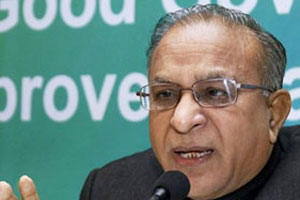 Weakening rupee burdening Indian oil cos’ finances: Reddy | Business ...