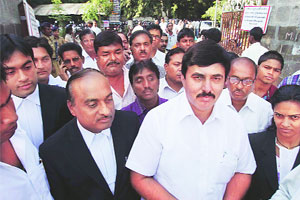 Deepak Mankar,18 others acquitted | Pune News - The Indian Express