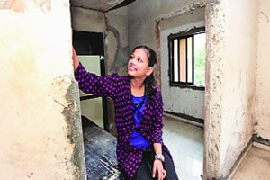 Slumdog star Rubina s house in controversy again | Mumbai News - The ...