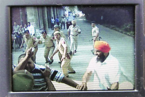 4 try to manhandle Hawara; 1 slapped | Cities News,The Indian Express