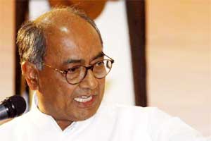 Digvijay accuses Anna of provoking violence | Political Pulse News ...