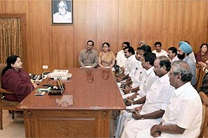 Valarmathi,Anandhan sworn in as TN ministers | Political Pulse News ...