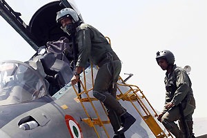 IAF’s Su-30 fighter plane crashes,both pilots bail out safely | India ...