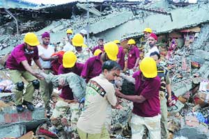 5 killed,100 trapped in Jalandhar factory collapse | Political Pulse ...