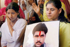 Sarabjit case to figure in Indo-Pak secy-level talks: sister | India ...