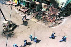 4 die in riot near Mathura: Town blames it on water fight,police probe ...
