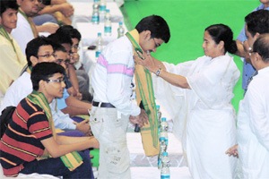 Be fearless,govt will help,Mamata assures students | India News - The ...