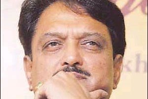 Deshmukh lays ‘Adarsh’ blame at Ashok Chavan’s door | India News - The ...