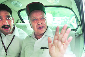 Virbhadra quits on moral ground,to fight case | Political Pulse News ...