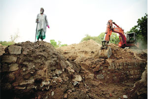Are these the remains of the lost mosque of Akbarabadi? | Delhi News ...