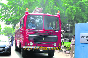 Fire at airline’s cargo office at Mumbai airport | India News - The ...