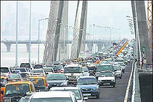 Lalit Sheth jumps off Bandra Sea Link News Archive News - The Indian ...