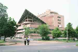 Alumni open purse to help IIT-D build research schools | Delhi News ...
