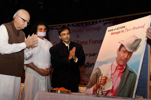 Advani pays tribute to Dev Anand,recalls Emergency days | India News ...