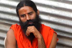 Ramdev takes a dig at Kejriwal,says anyone can form political party in ...