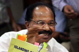 New Oil Minister Veerappa Moily confident of “melting” away obstacles ...