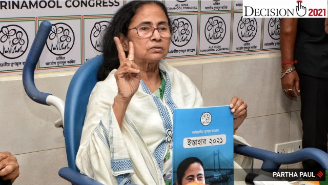 In Trinamool manifesto, Mamata promises minimum income, student credit ...