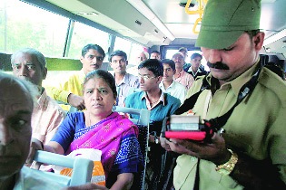 PMPML works on return ticket facility for daily commuters | Pune News ...
