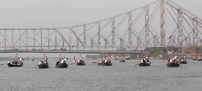 Gutkha corroding Howrah Bridge,shows study News Archive News - The ...
