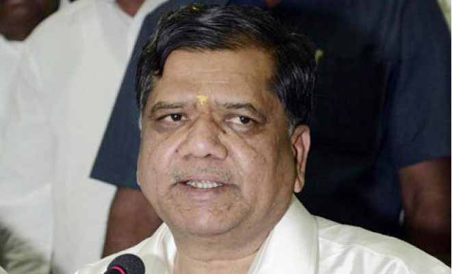 Karnataka Chief Minister Jagadish Shettar indebted to wife and brother ...
